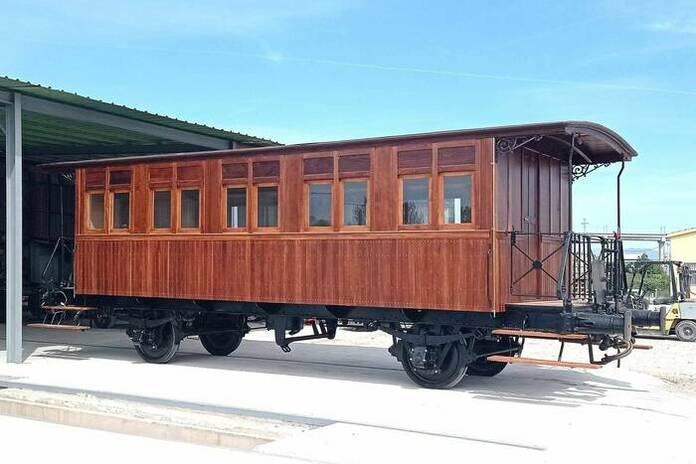 Un histórico coche de ferrocarril de MZA restaurado por la Fundación del Patrimonio Ferroviario